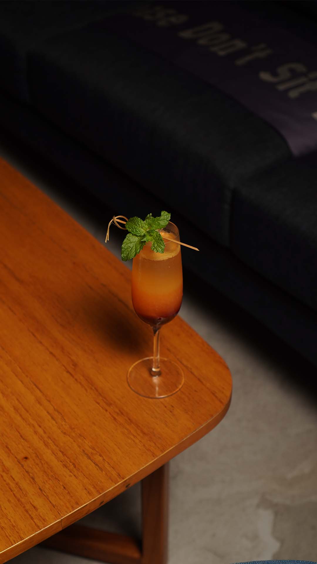 Pilih Cocktail atau Mocktail? - 10/10 Pool Bar Rooftop