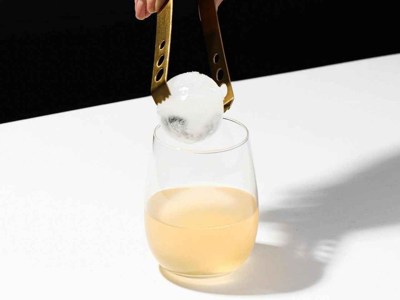 Types of Ice Cubes Used in the World of Bar - 10/10 Pool Bar Rooftop